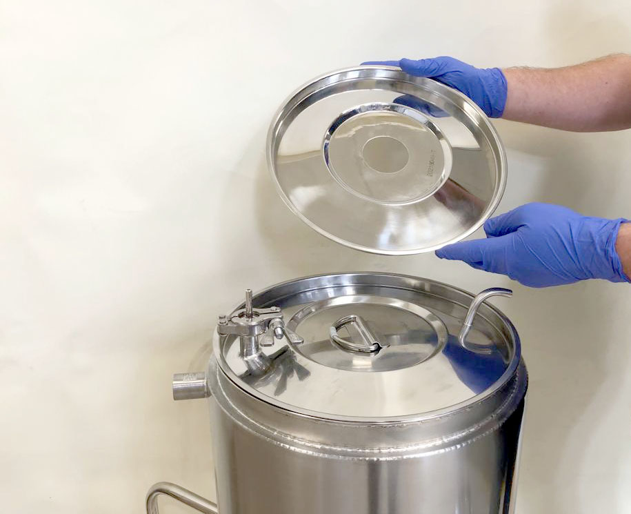 Interchangeable Mixer Lids: Cost-Cut Production | Pharma Hygiene